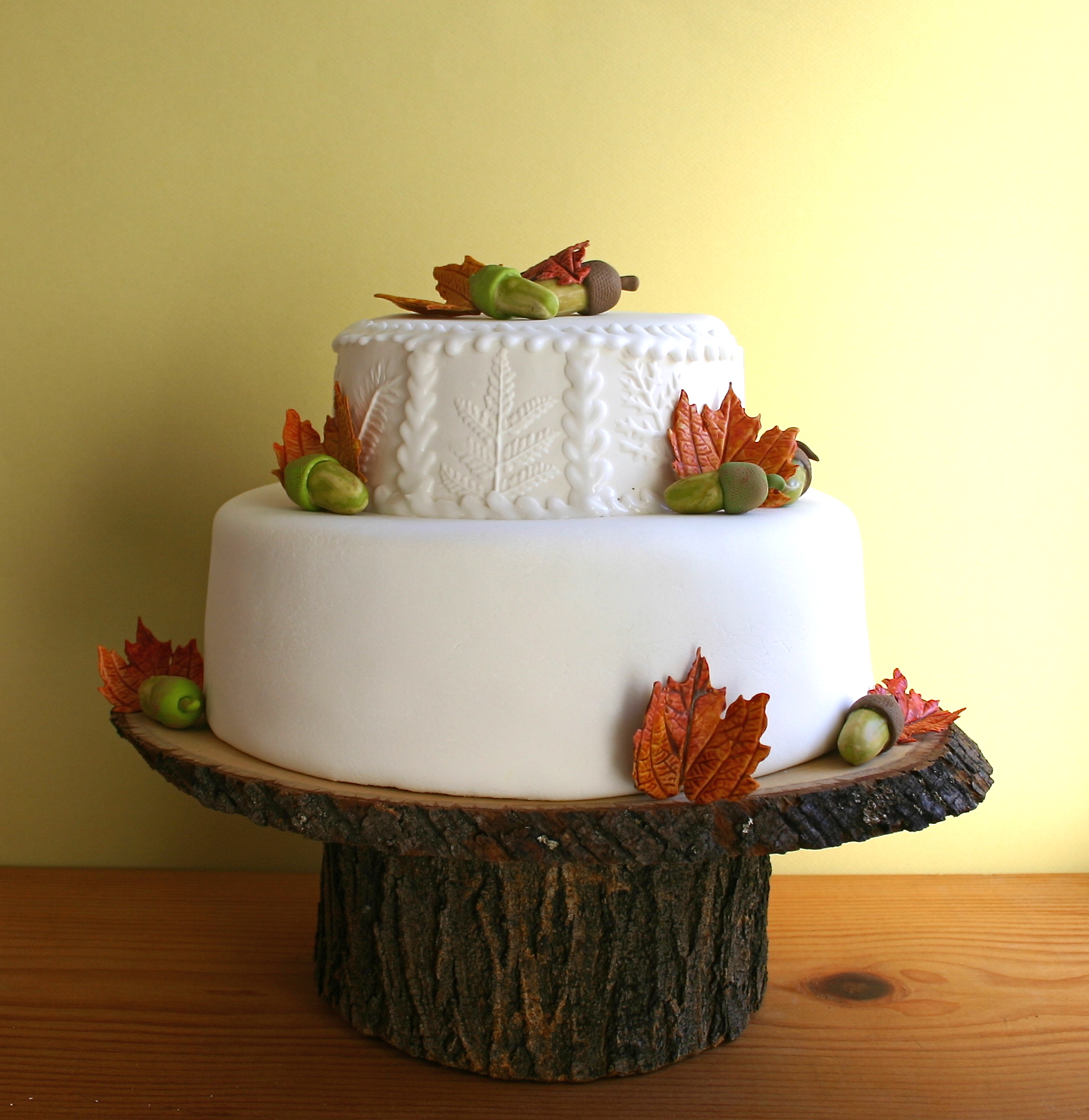 Tree Slice Cake Stand