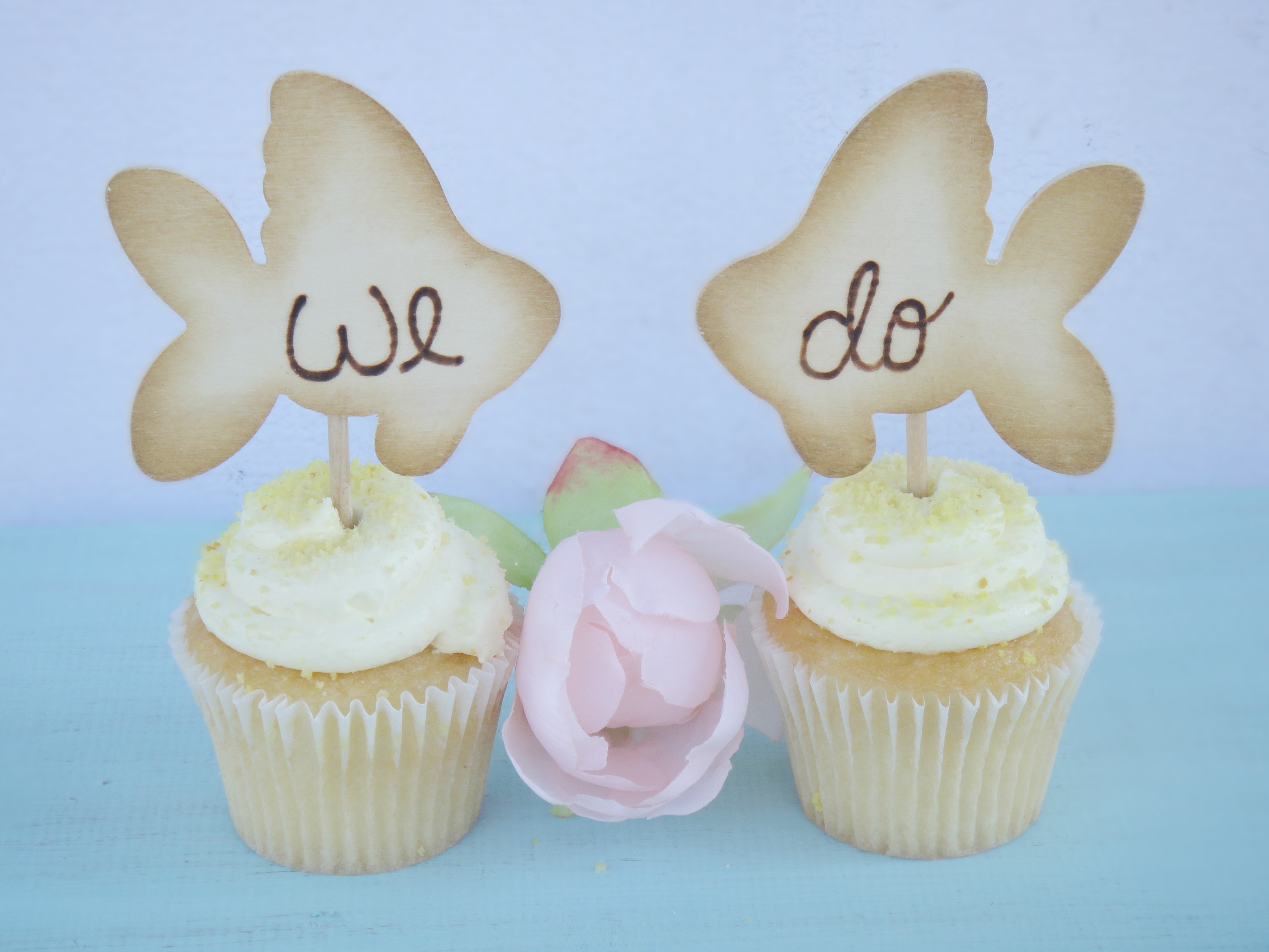 Kissing Fish Cake Topper