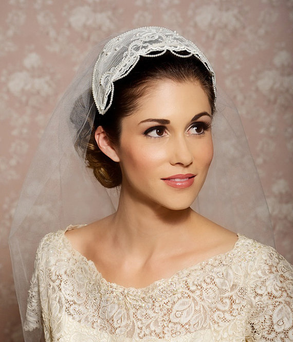 Juliet Veil - vintage lace cap with tulle veil