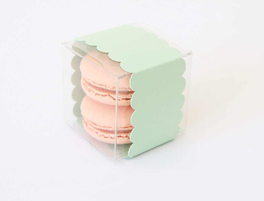 Mint Scalloped Favor Box