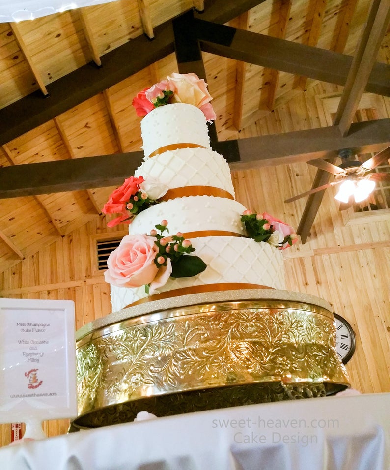 Fake Wedding Cakes That Actually Look Real | Emmaline Bride