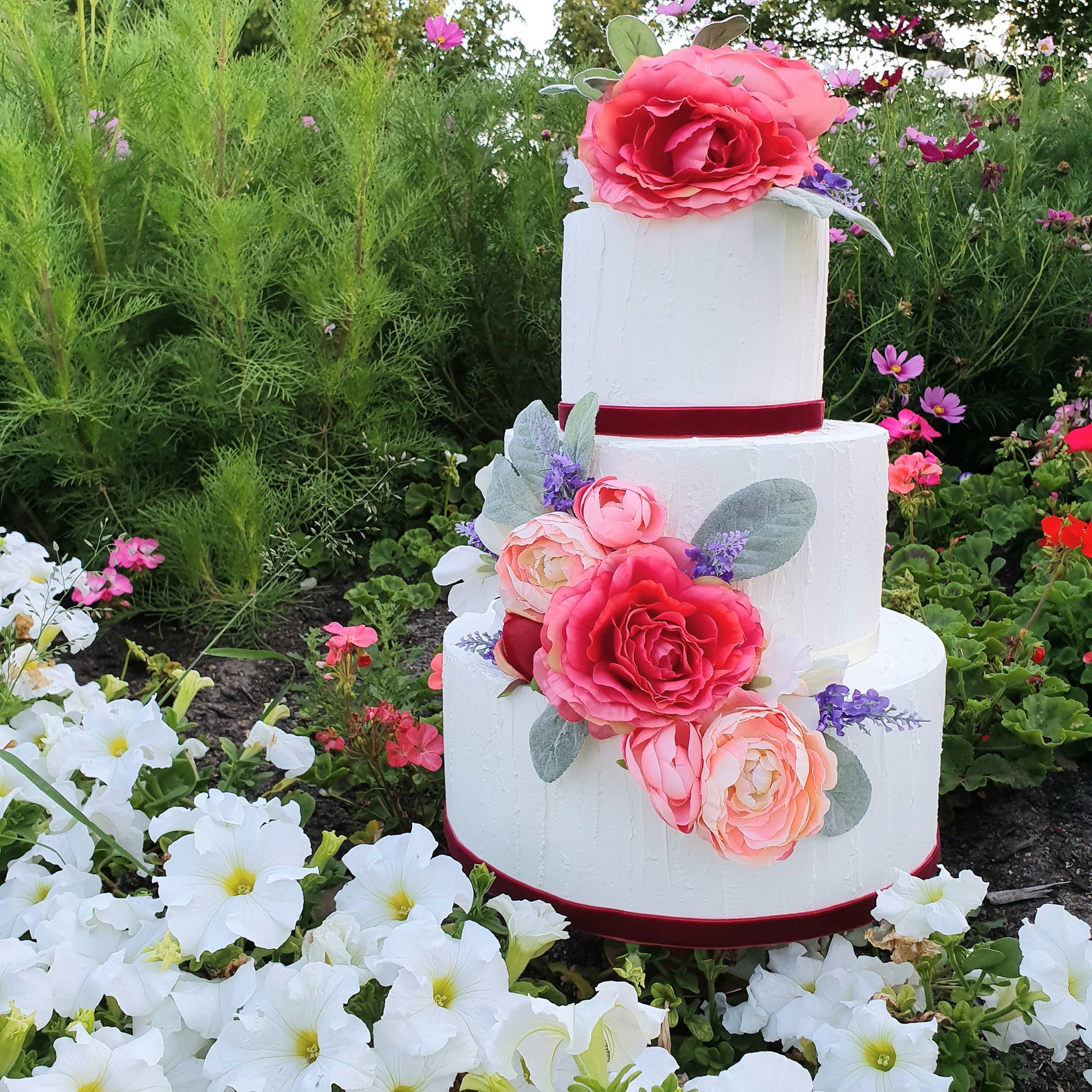 Fake Wedding Cakes That Actually Look Real | Emmaline Bride