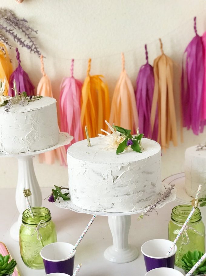 Fake Wedding Cakes That Actually Look Real | Emmaline Bride