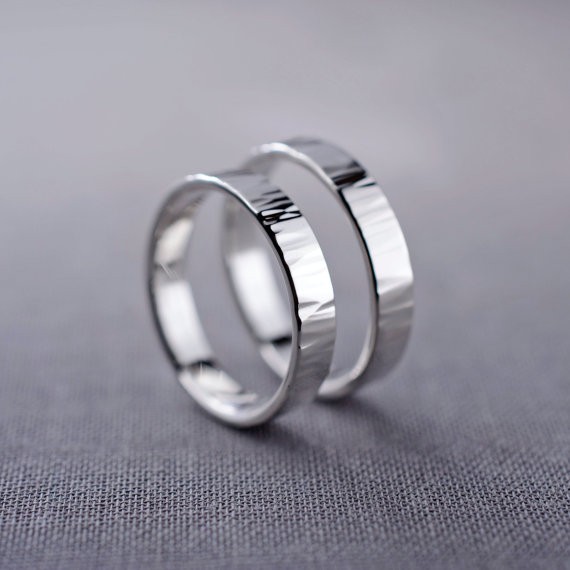 7 Do’s and Don’ts for Picking the Right Wedding Band | Emmaline Bride ...