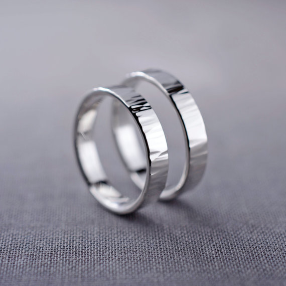 7 Do’s and Don’ts for Picking the Right Wedding Band | Emmaline Bride ...