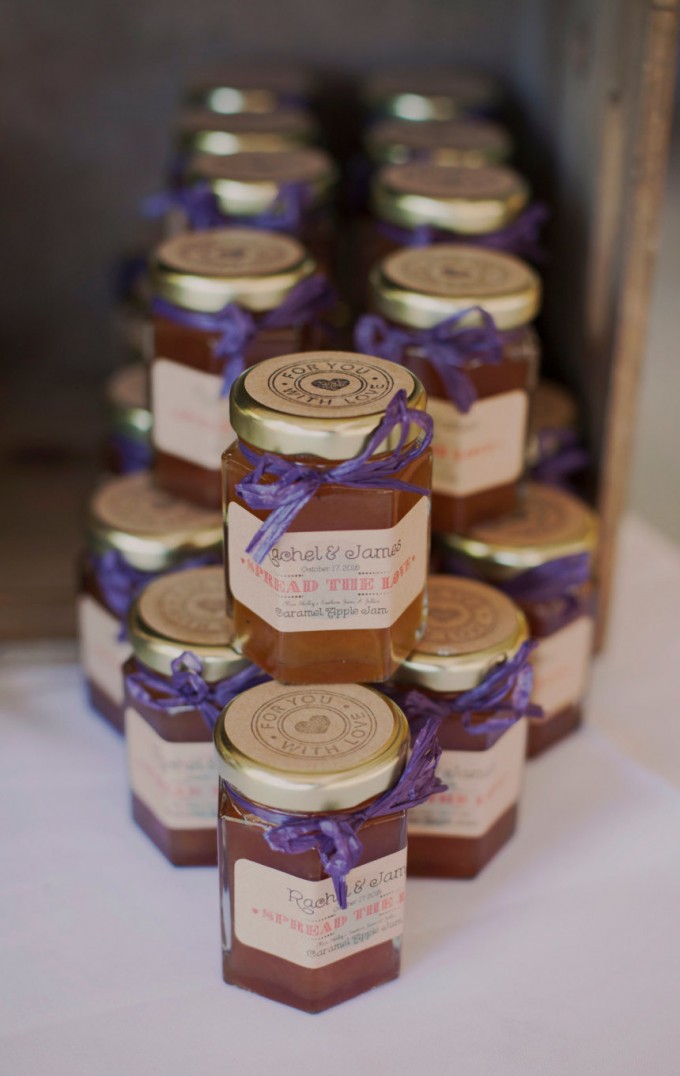 Where to Buy Jam Wedding Favors for Guests | Emmaline Bride