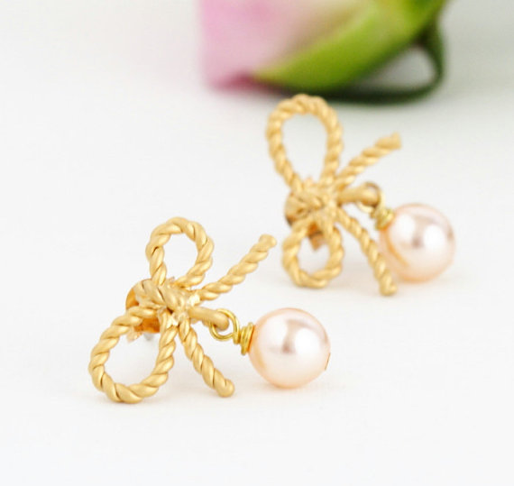 Cute Bow Earrings -- Handmade-a-Day | Emmaline Bride Wedding Blog