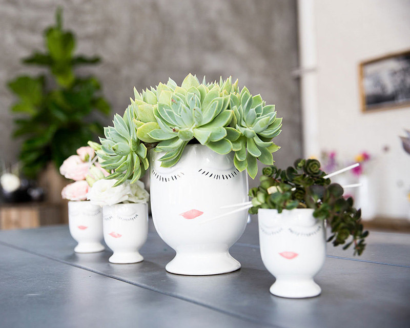 This Face Vase Makes an Awesome Gift on Etsy | Emmaline Bride