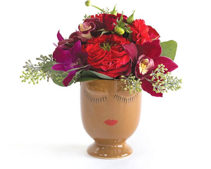 This Face Vase Makes an Awesome Gift on Etsy | Emmaline Bride