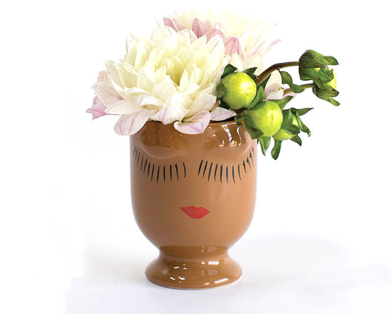 This Face Vase Makes an Awesome Gift on Etsy | Emmaline Bride