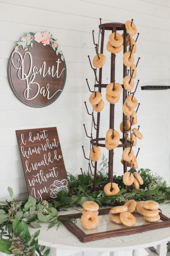 20 Donut Wedding Ideas That Will Blow Your Mind | Emmaline Bride