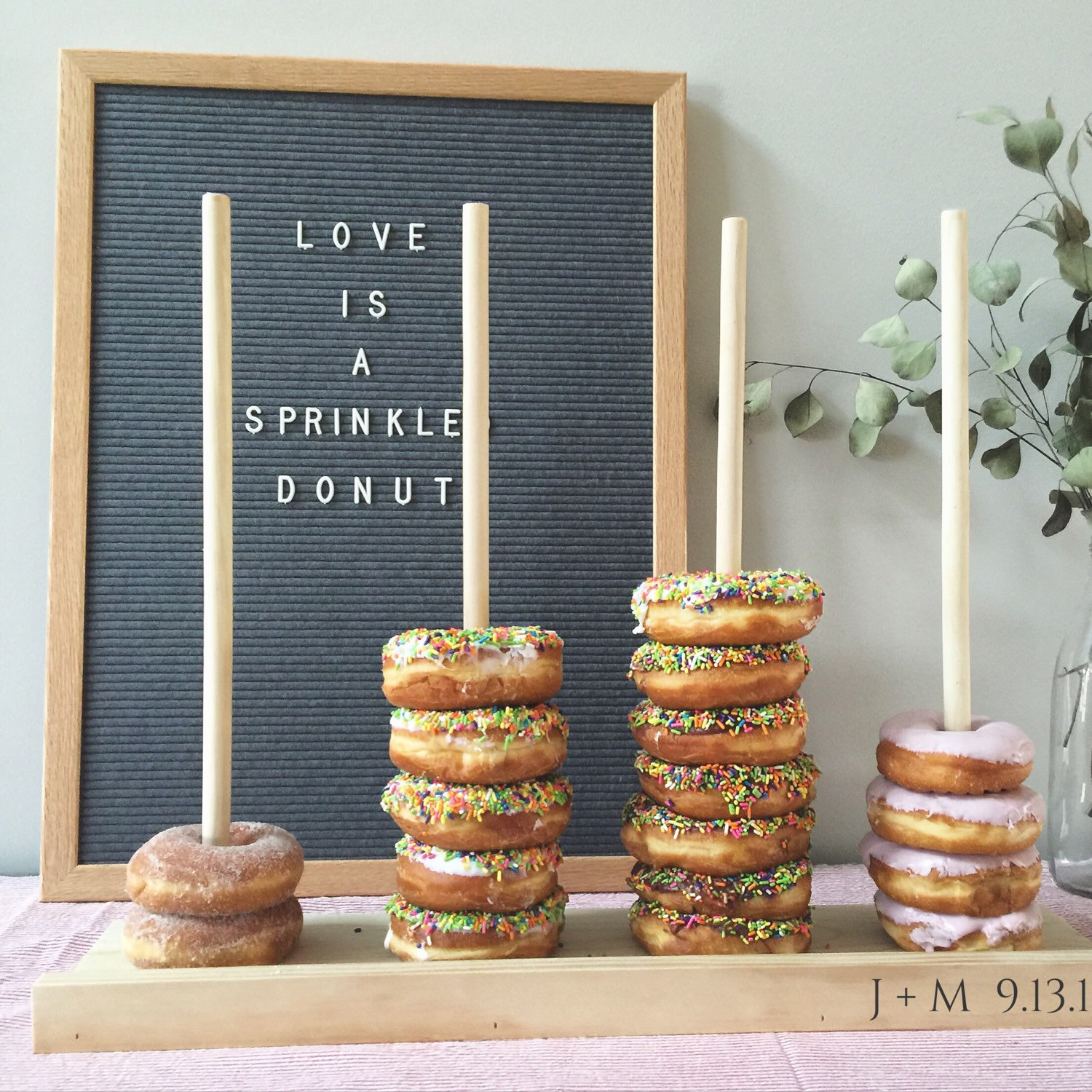 20 Donut Wedding Ideas That Will Blow Your Mind | Emmaline Bride