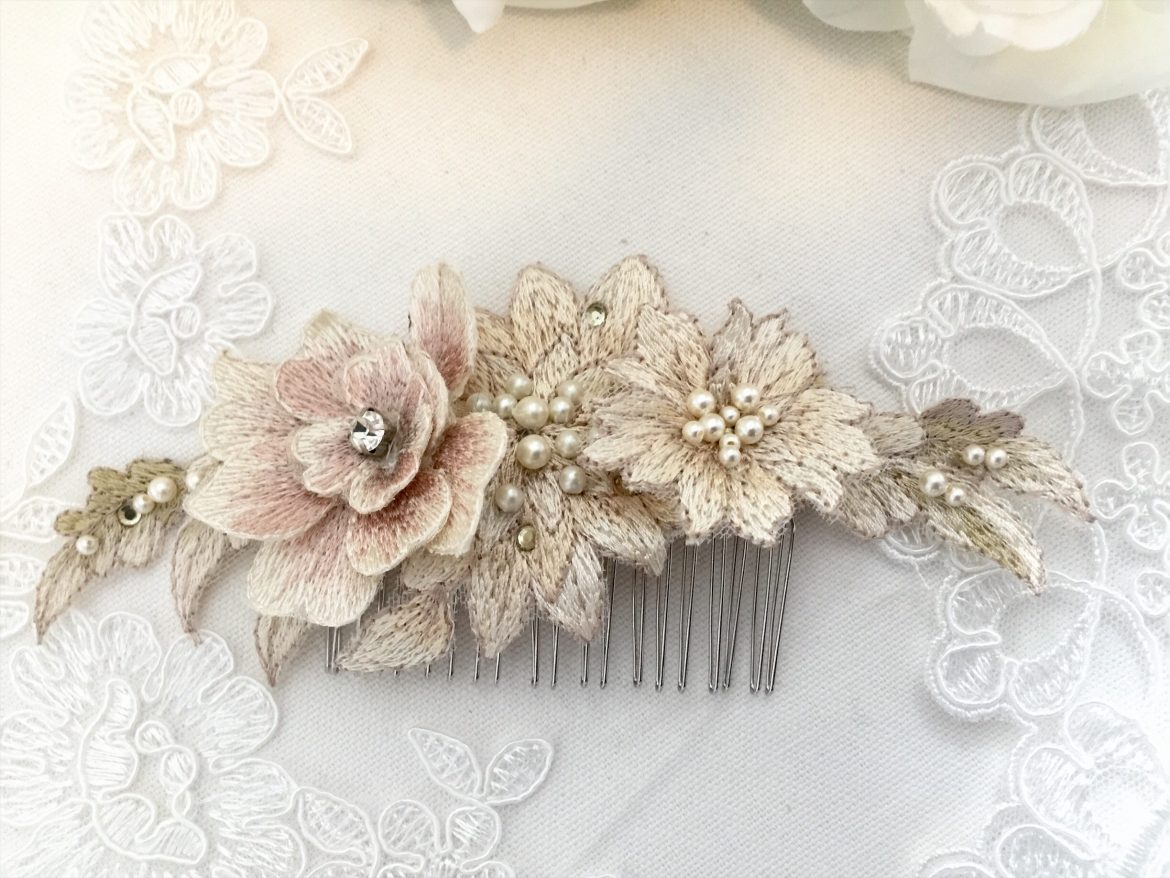 50 Best Bridal Hair Combs on Etsy for Weddings | Emmaline Bride®