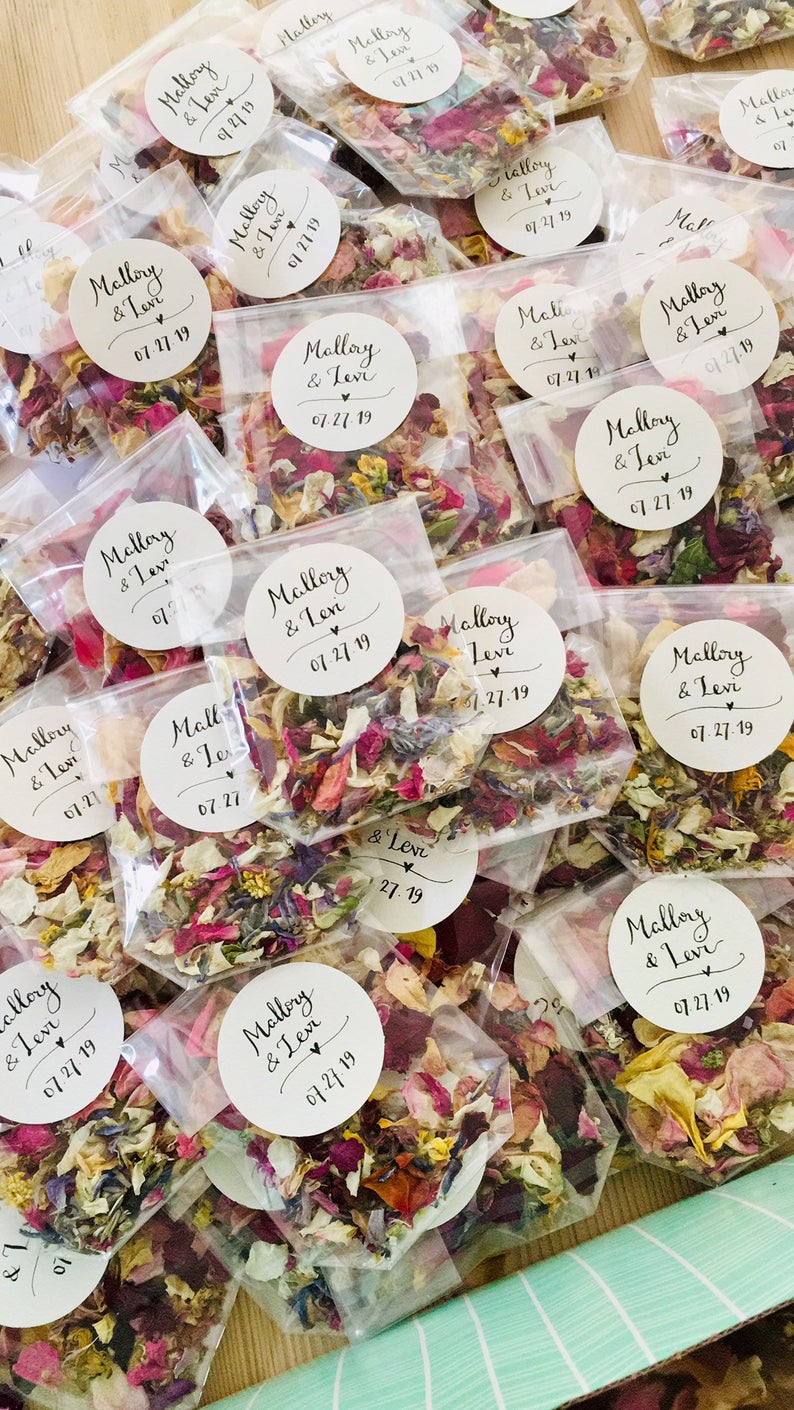 Biodegradable Confetti: Where to Buy Eco Friendly Confetti for Weddings