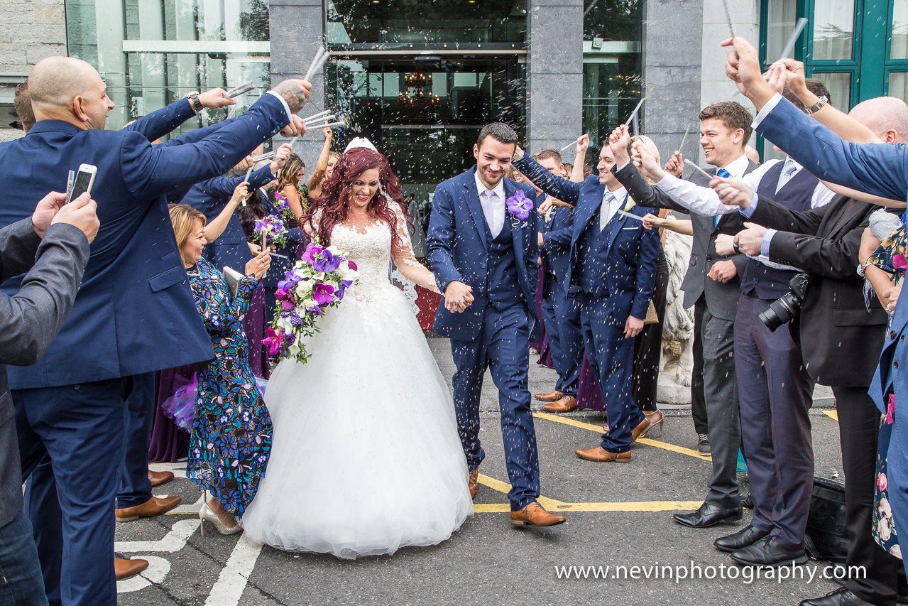 Wedding Confetti: Where to Buy (Fun!) Tossing Confetti for Weddings