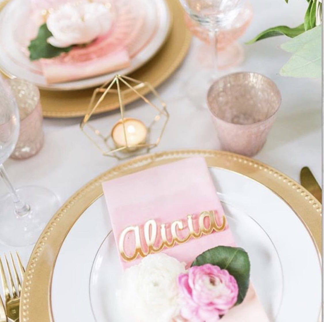 25 Unique Wedding Place Settings + Table Setting Ideas | Emmaline Bride