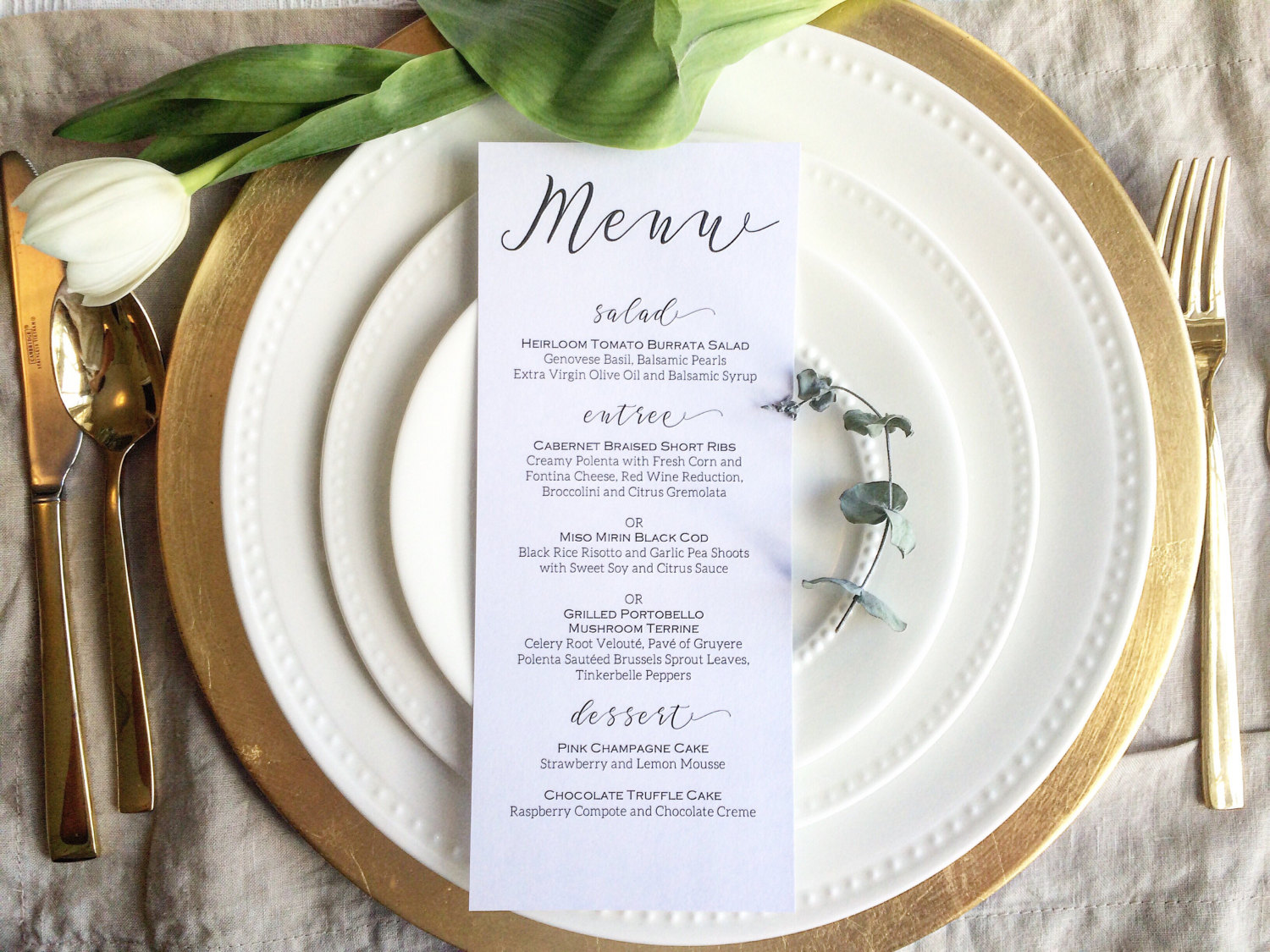25 Unique Wedding Place Settings + Table Setting Ideas | Emmaline Bride