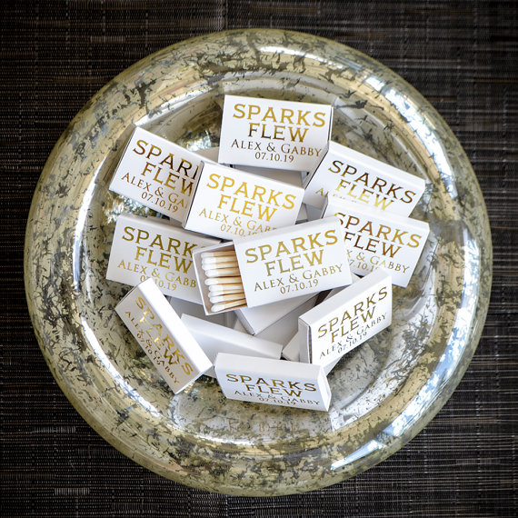 Wedding Matches: Personalized (+ Cheap!) Matchbox Wedding Favors