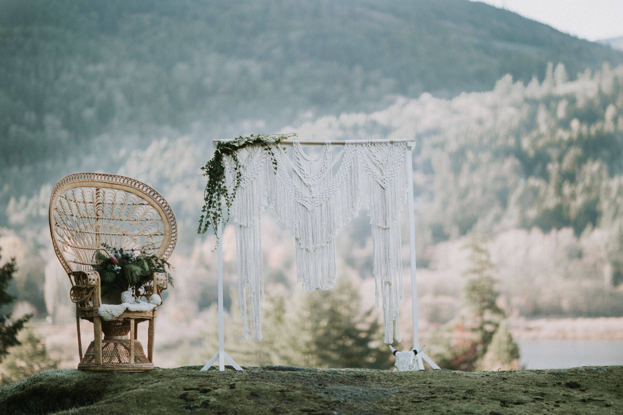 10 (Fun!) Wedding Decor Rentals That Look Awesome | Emmaline Bride®
