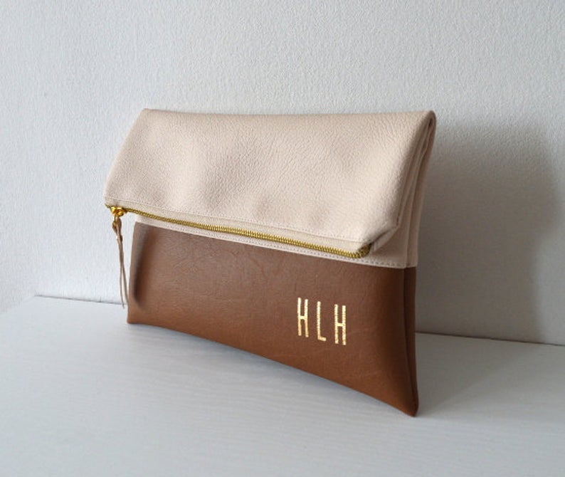 This Monogram Purse is a Favorite for Bridesmaids | Emmaline Bride ...