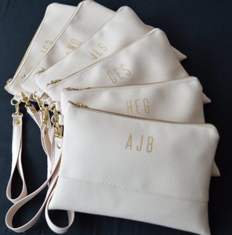 This Monogram Purse is a Favorite for Bridesmaids | Emmaline Bride ...