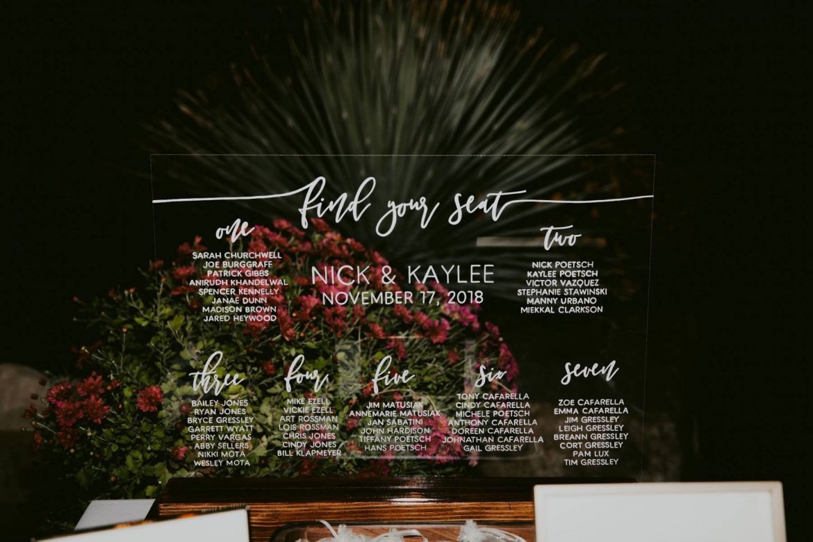 This Acrylic Wedding Seating Chart is a New Favorite | Emmaline Bride ...