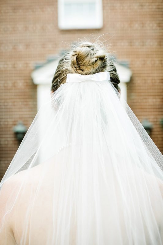Pretty Bow Bridal Veil | Emmaline Bride Wedding Blog