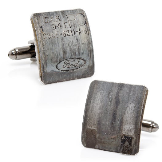 How to Choose Unique Cufflinks for Weddings (+ How to Wear Them)