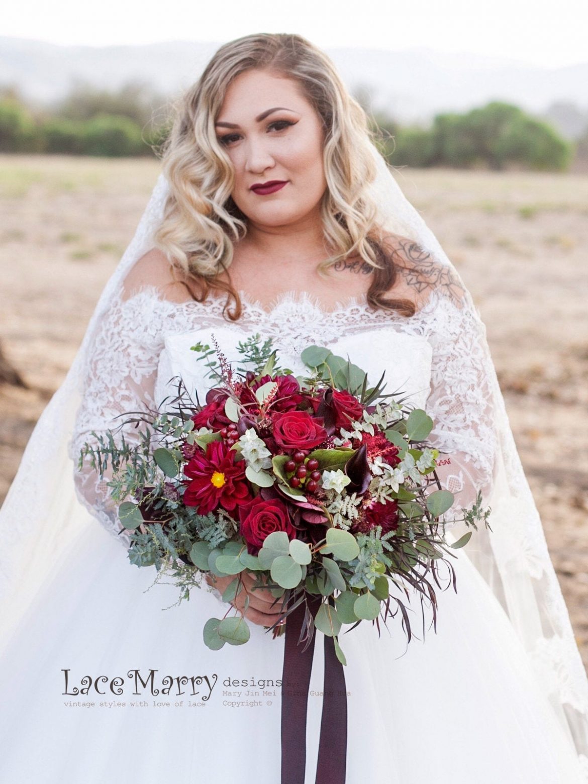 7 Smokin' Hot Plus Size Wedding Dresses for Curvy Brides | Emmaline ...
