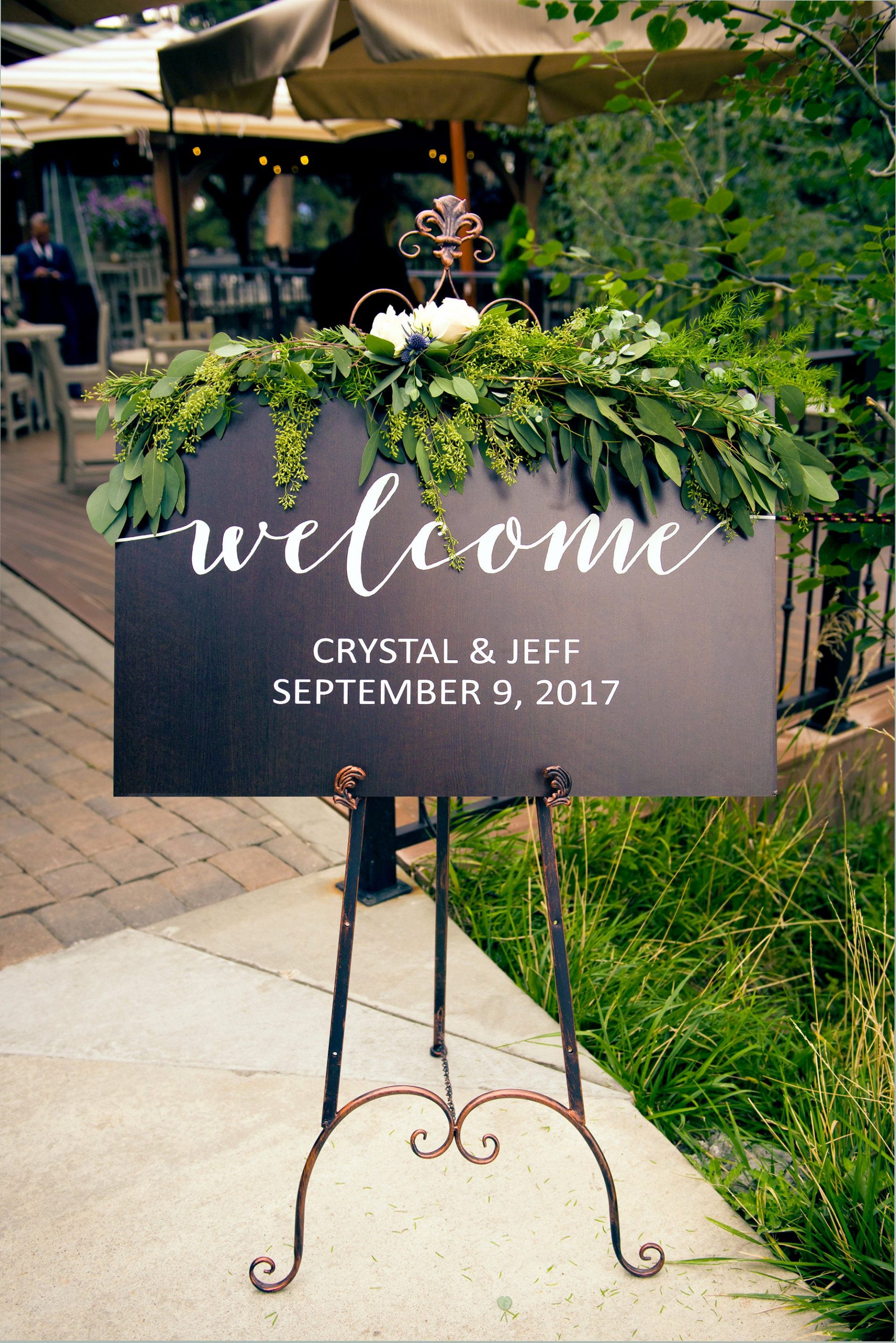 List of Wedding Signs You Need: 9 Must-Have Signage for your Wedding