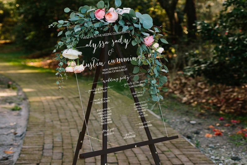 9 Clever Alternatives to Printed Wedding Programs | Emmaline Bride