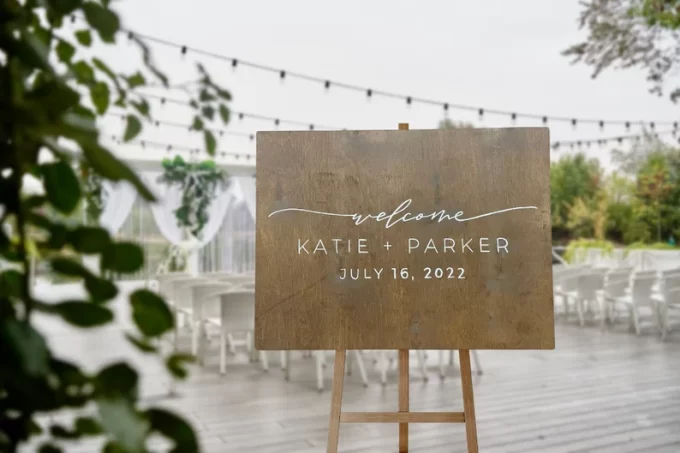 List of Wedding Signs You Need: 9 Must-Have Signage for your Wedding
