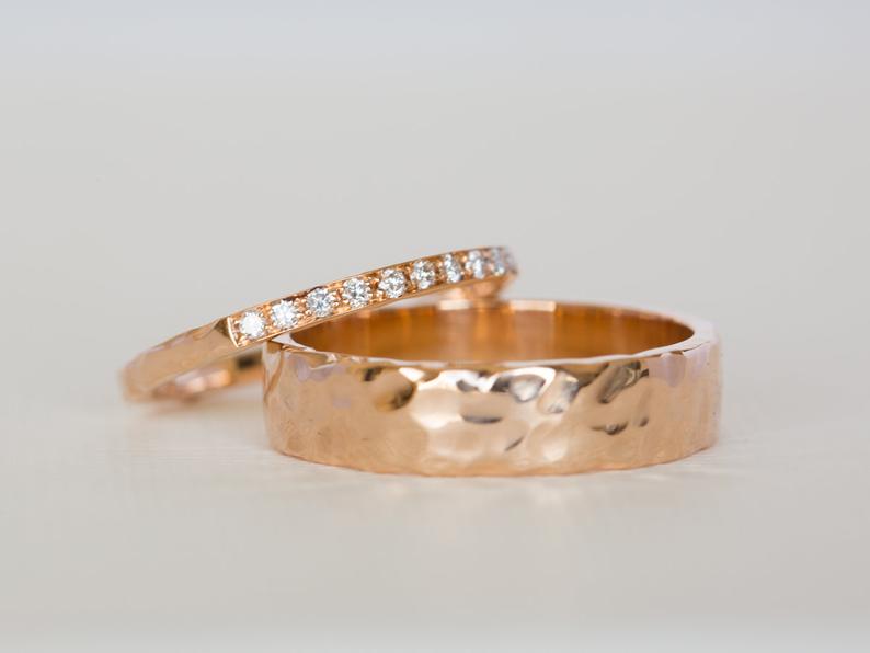 The Hammered Wedding Band: 5 Rustic Rings with Hammering Effect