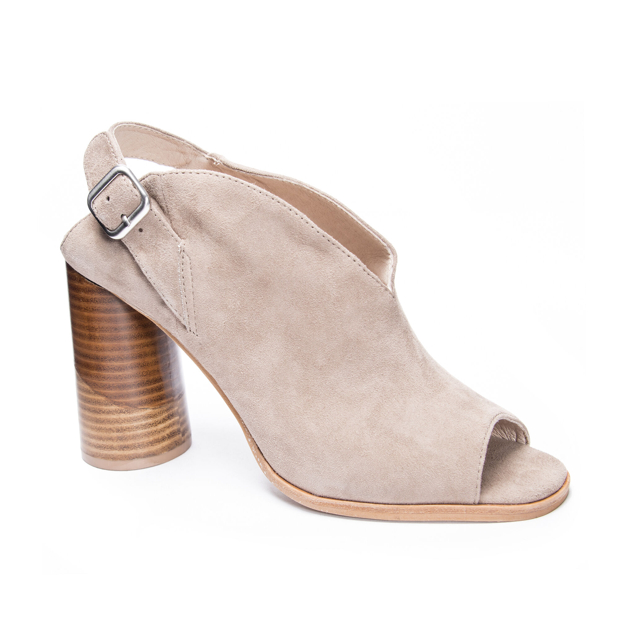 17 Most Comfortable Wedding Boots for the Bride | Emmaline Bride