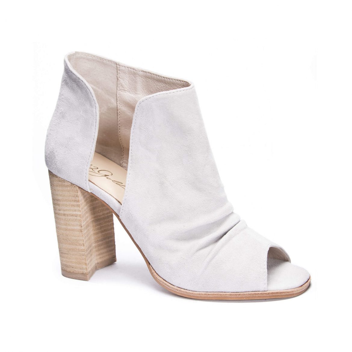 17 Most Comfortable Wedding Boots for the Bride | Emmaline Bride