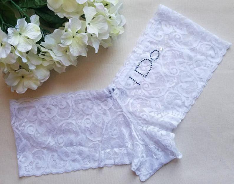 Bride Underwear: The Best Personalized Bridal Underwear for Weddings