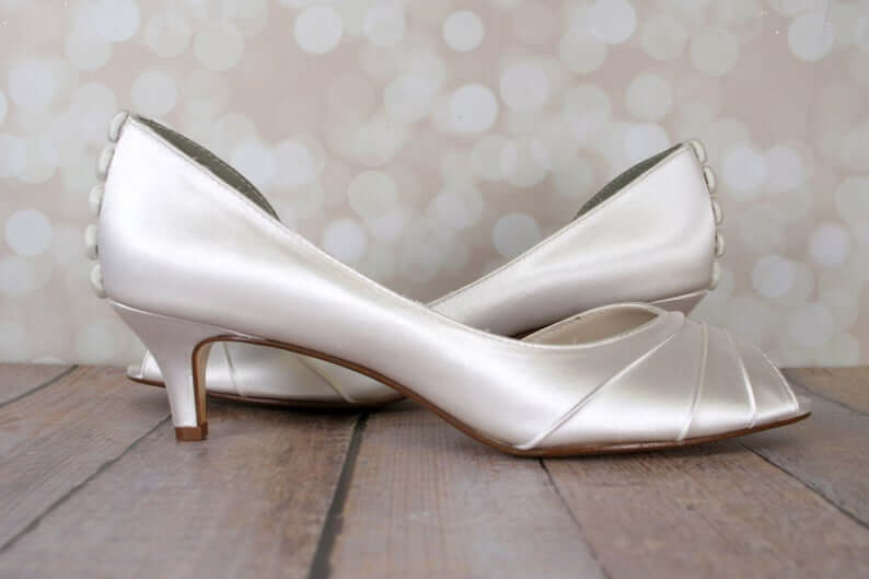 14 Smokin' Hot Wide Width Wedding Shoes for Bride | Emmaline Bride