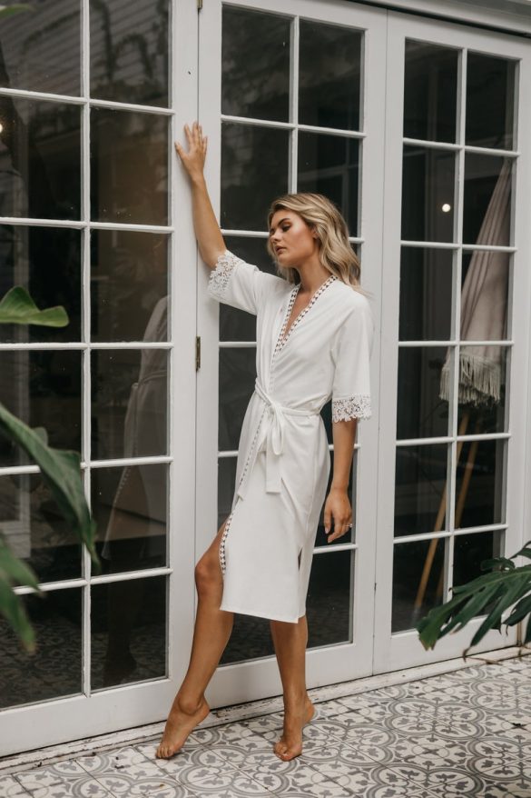 The 41 Best Bridal Robes for 2024: Long, Short, Feathers, Lace!