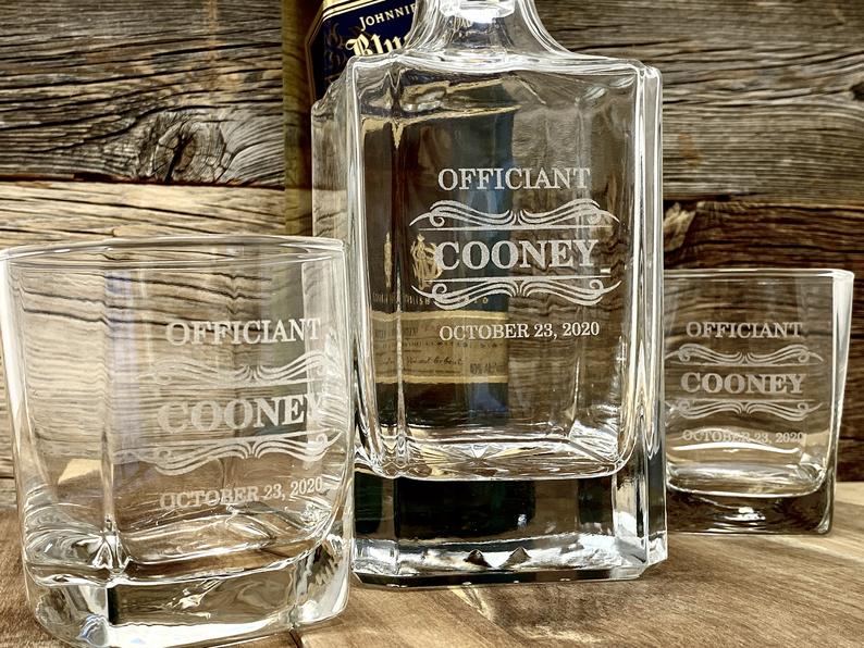 12 Best Officiant Gift Ideas for Weddings | Emmaline Bride