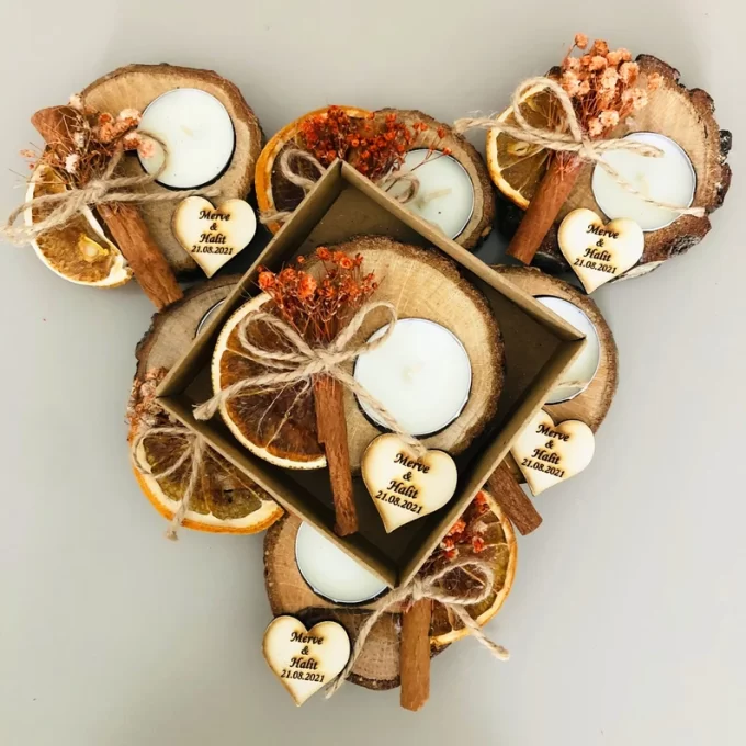 30 Fall Wedding Favors That Guests Like (+ Where to Get Them)