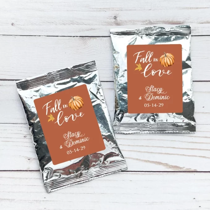 30 Fall Wedding Favors That Guests Like (+ Where to Get Them)