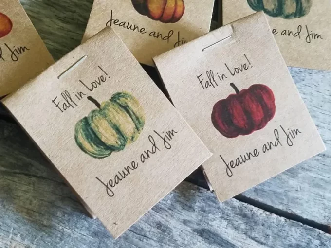 30 Fall Wedding Favors That Guests Like (+ Where to Get Them)