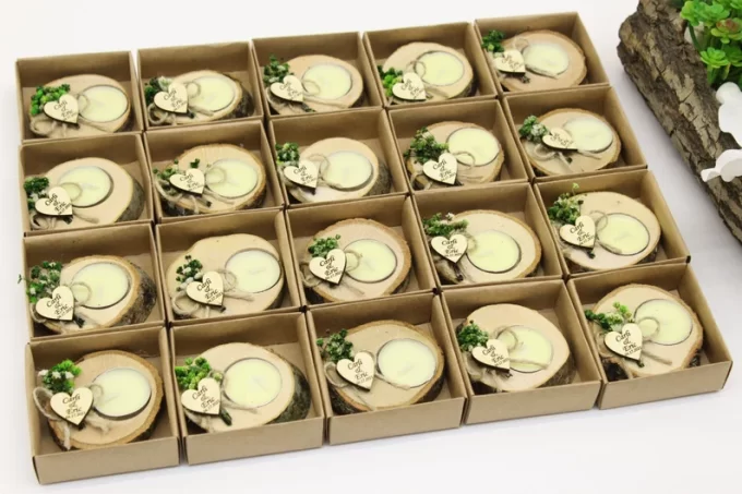 30 Fall Wedding Favors That Guests Like (+ Where to Get Them)