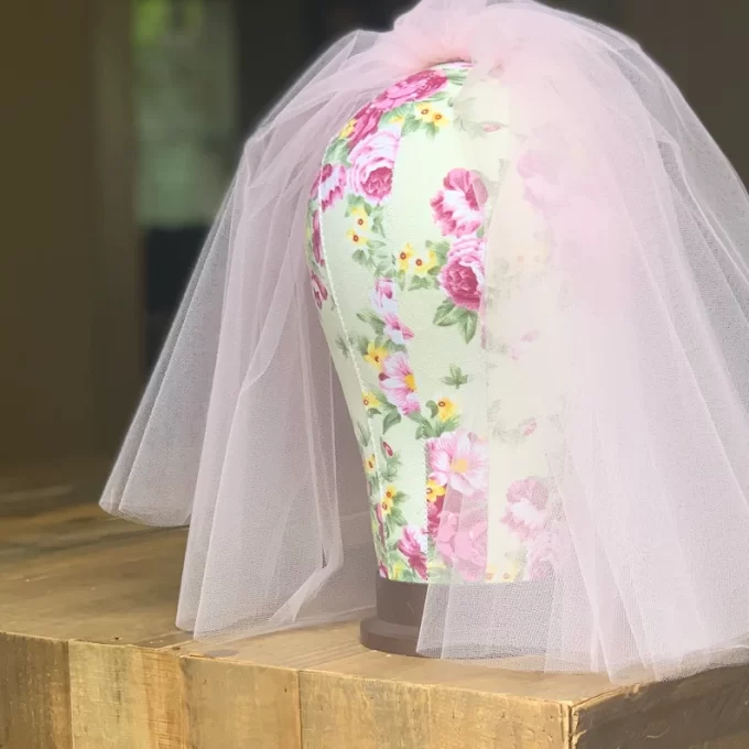 Where to Get Cute Short Wedding Veils: Birdcage, Shoulder-Length, Etc.