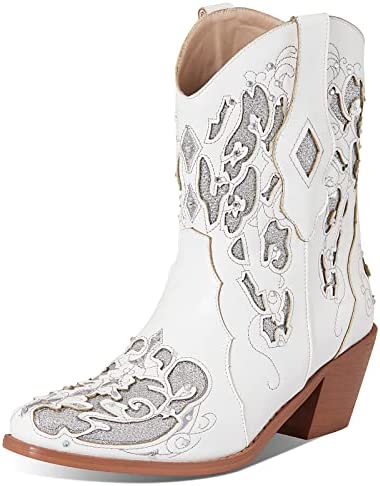 14 Best Wedding Boots for the Bride: Here's the Top Bridal Styles