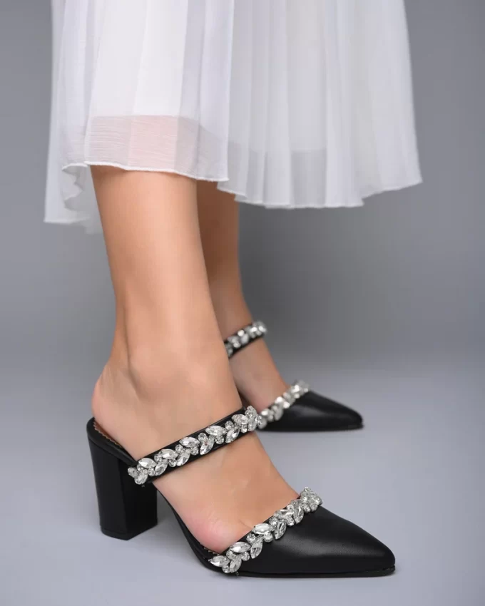 21 Most Comfy Block Heels That Are Comfortable for Weddings