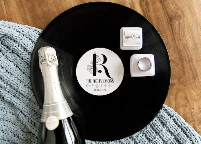 Top 3 Places to Get a Vinyl Record Guest Book for Your Wedding