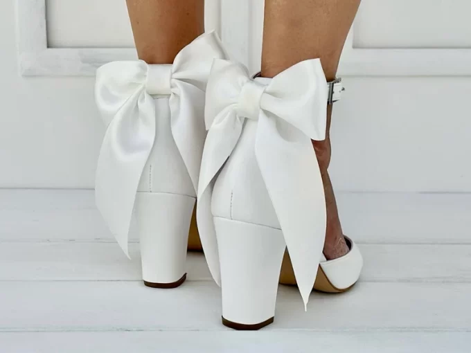 31 Best Bow Wedding Heels + Shoes for the Bride