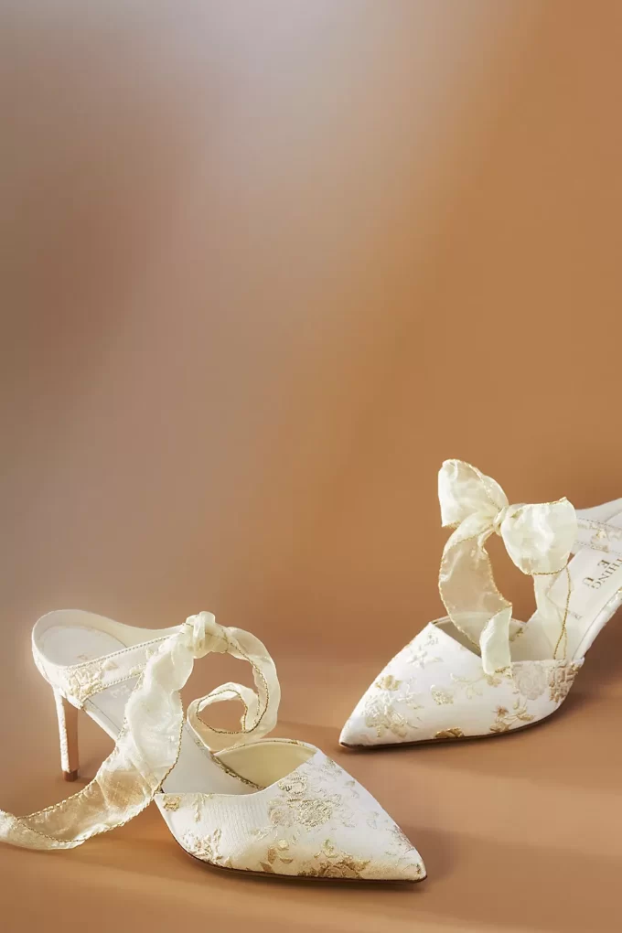 31 Best Bow Wedding Heels + Shoes for the Bride
