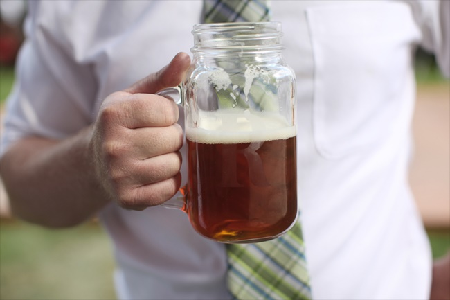 Mason Jar Beer Mug >> Photo of the Day | Emmaline Bride Wedding Blog